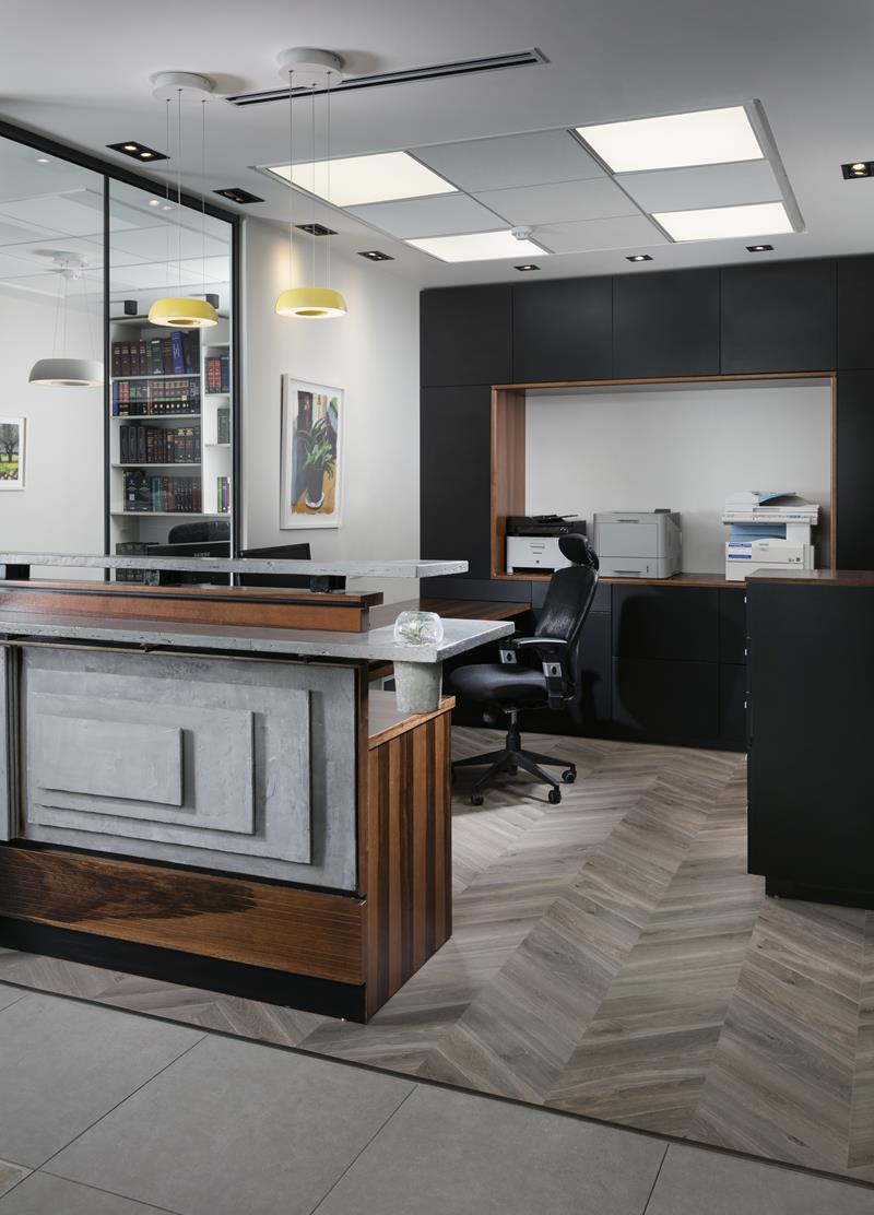 שישה עו"ד בסירה אחת - בניין ודיור